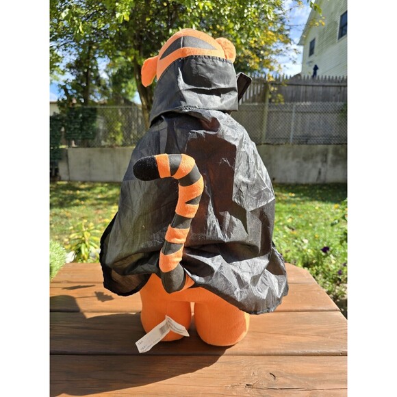Disney | Holiday | Disney Winnie The Pooh 26 Vampire Tigger Halloween ...